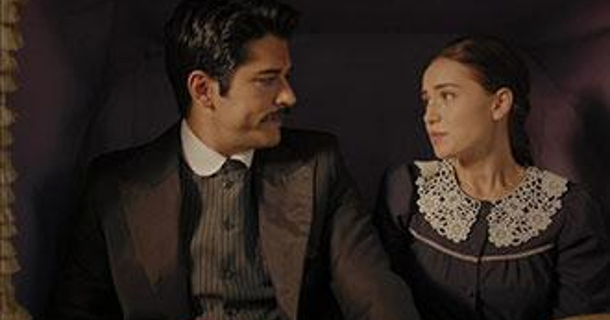 Feride,Kamran'la sevgili numarası yapar - Teve2